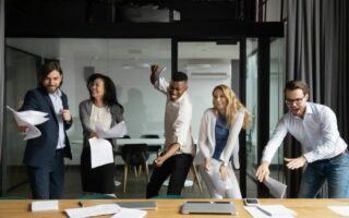 Top 10 5-minute Team Building Activities - Team Tactics